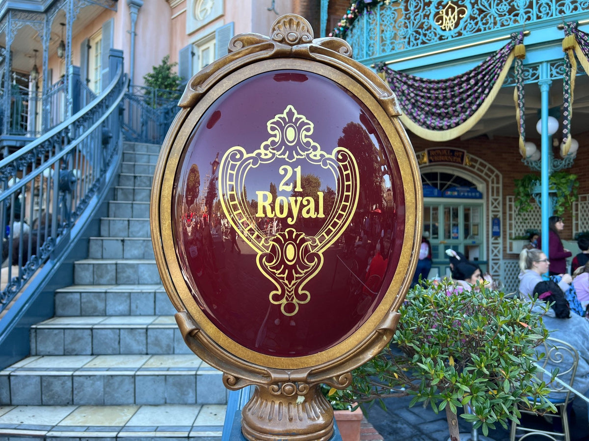 21 Royal at Disneyland | FAQ & Behind-The-Scenes Info – ThemeParkCenter.com